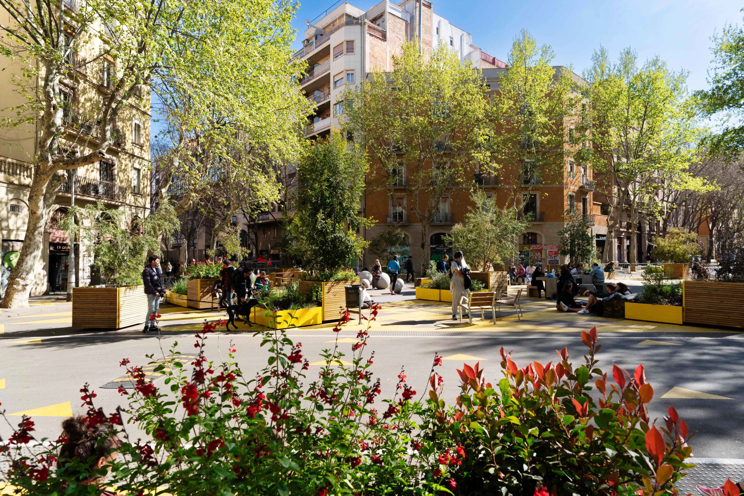 Superblocks in Barcelona - Neon Grün